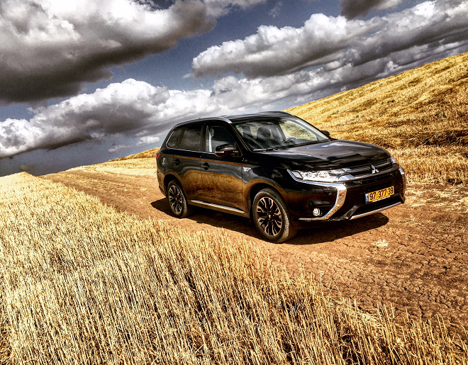 מיצובישי אאוטלנדר PHEV - פנאי פלוס (ומינוס) | Drive Time